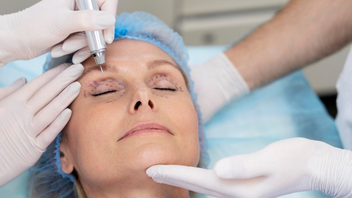 Choosing the Right Specialist for Advanced Eyelid and Oculoplastic ...